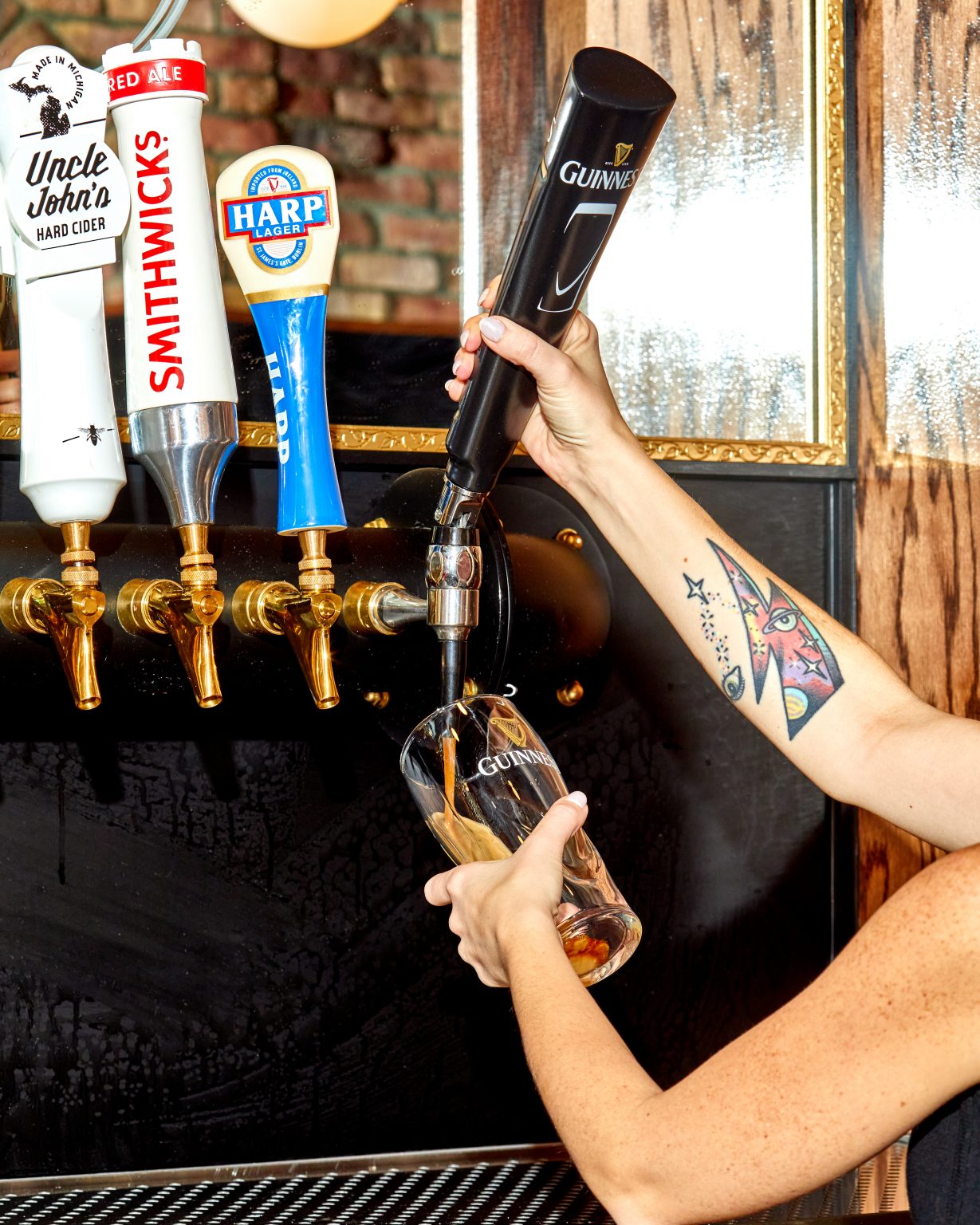 How Gus’ Snug Brings Northern Ireland to Downtown Clawson - Hour ...